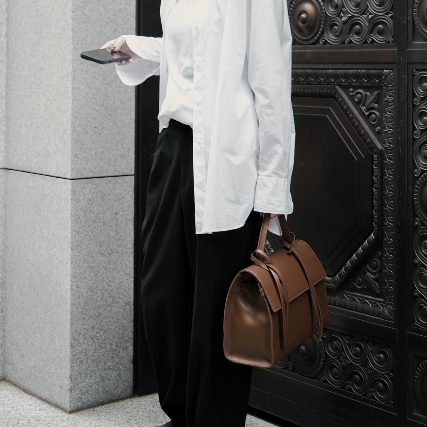 Bank - Walnut medium leather handbag – X NIHILO